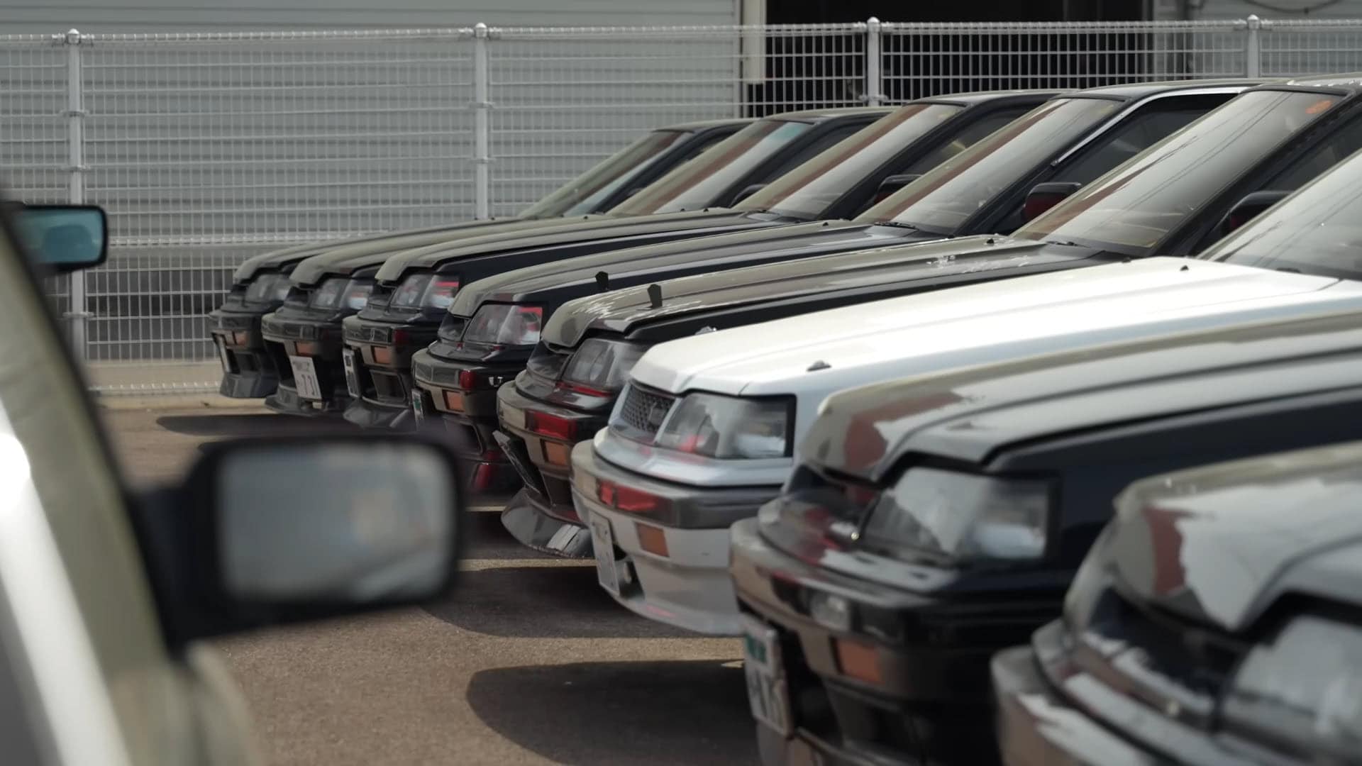 This Crazy Skyline Graveyard Has More R31s Than You Knew Existed - DRIFTED