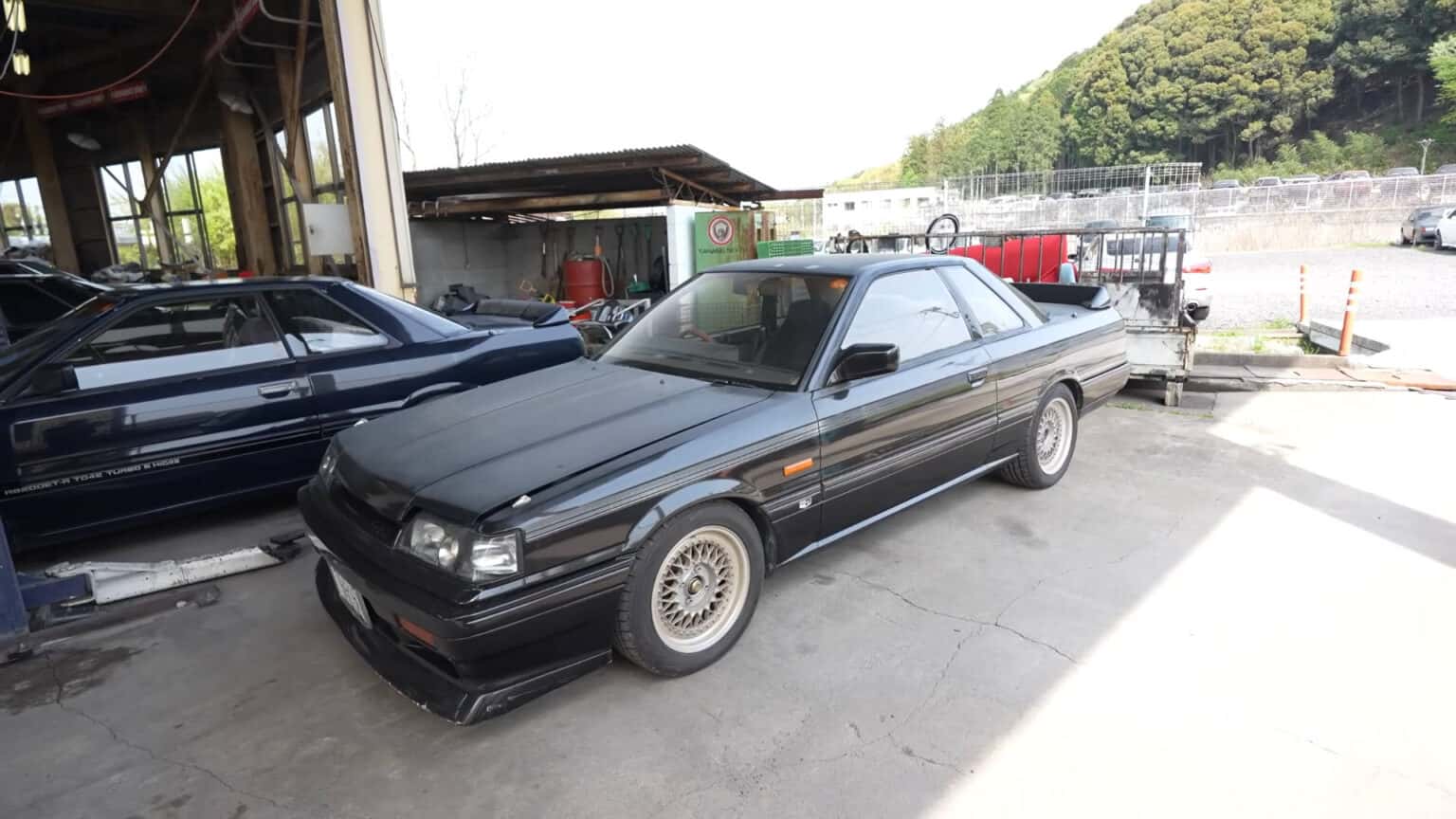 This Crazy Skyline Graveyard Has More R31s Than You Knew Existed - DRIFTED