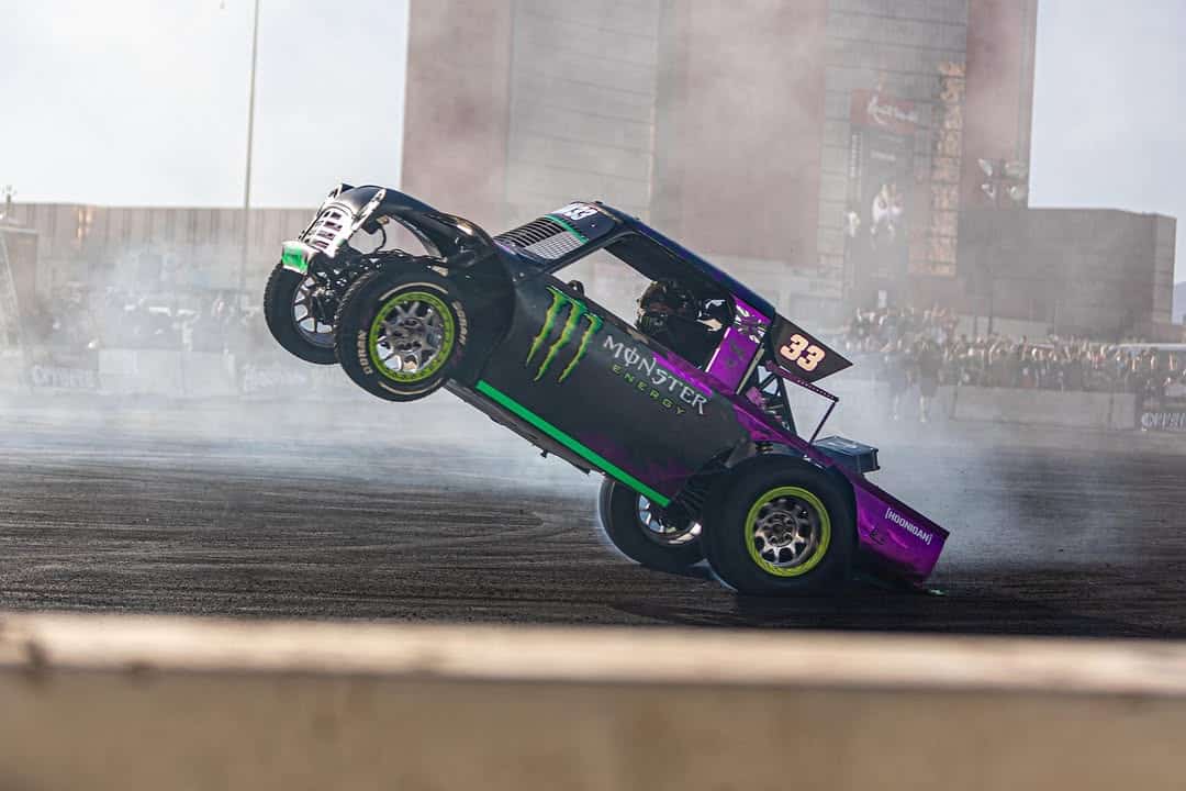 Wheelie-Poppin' Mini Nearly Has A Disastrous Crash At LZ World Tour ...